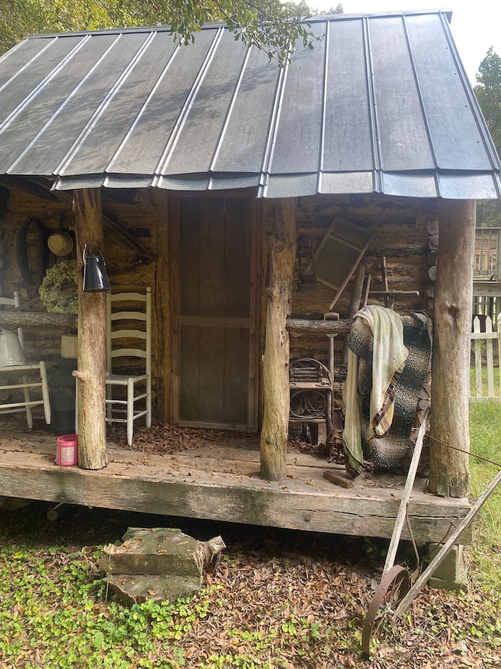 Cozy Log Cabin - Gloucester, VA