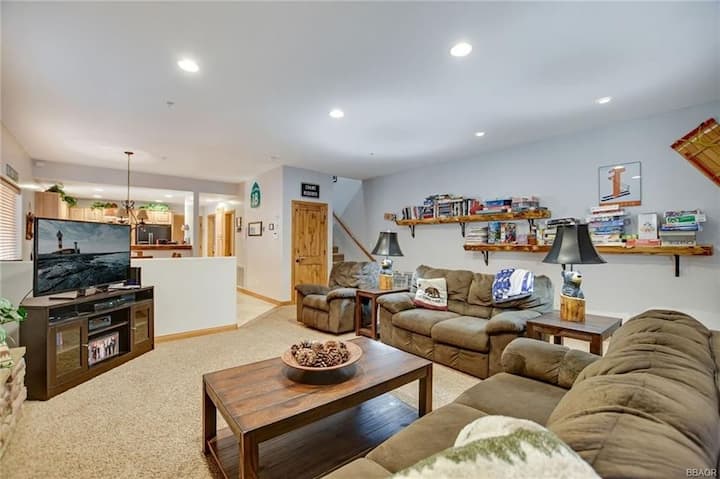 Snow Summit 3 Bedroom Getaway With Full Amenities! - Big Bear Lake