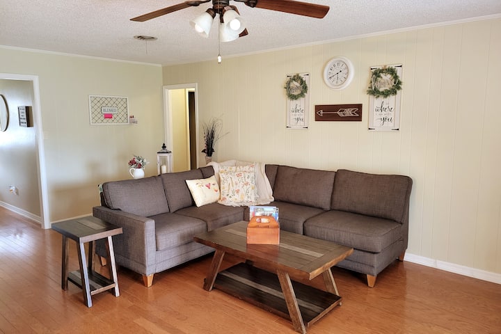 Charming Pensacola Rental – Cozy & Full Of Charm - Pensacola, FL