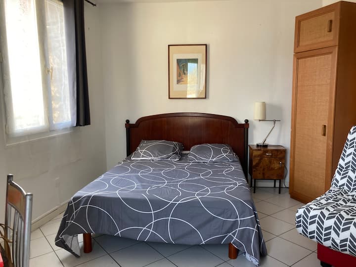 Super Appartement 2 Avec Parking Sur Rue Gratuit - クレピ=アン=ヴァロワ