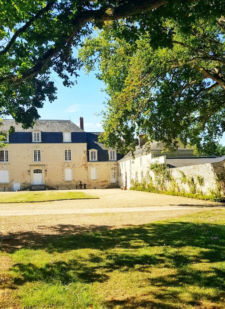 Bel Appartement Dans Propriété D'anjou Du Xviiie - Segré