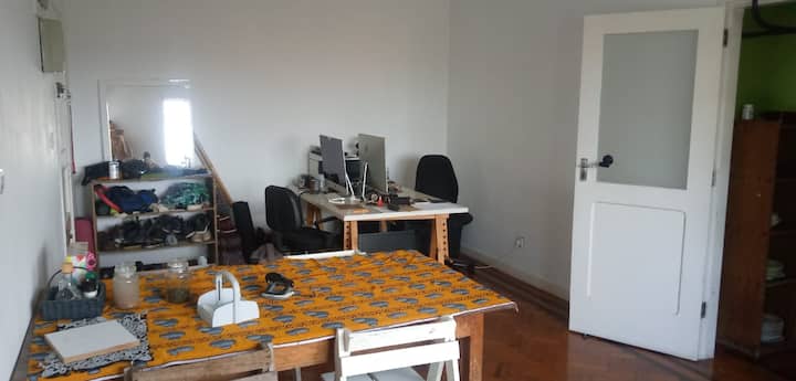 Quarto Em Apartamento No Centro De Maputo - Maputo