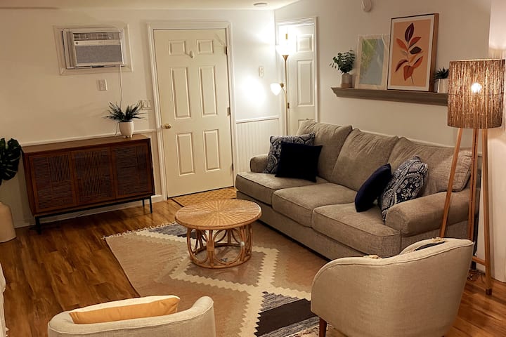 Chic Cottage W/ Pool & Hot Tub, Mins To The Beach! - Ogunquit, ME