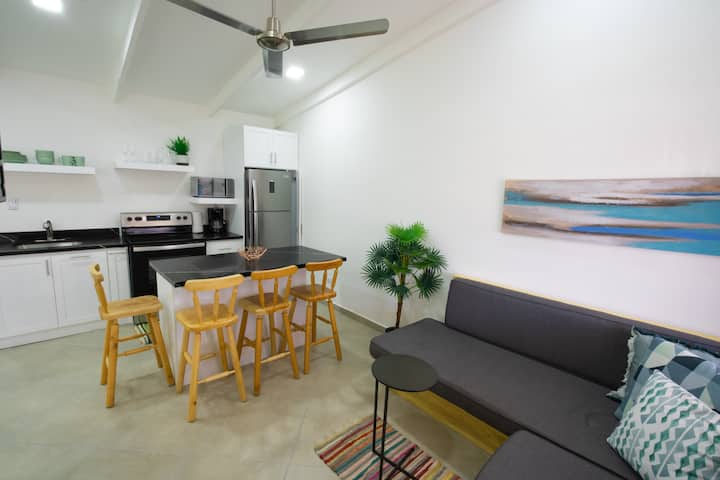 Stylish/easy Beach Access/2 Bedroom Condo W/ Pools - Jaco