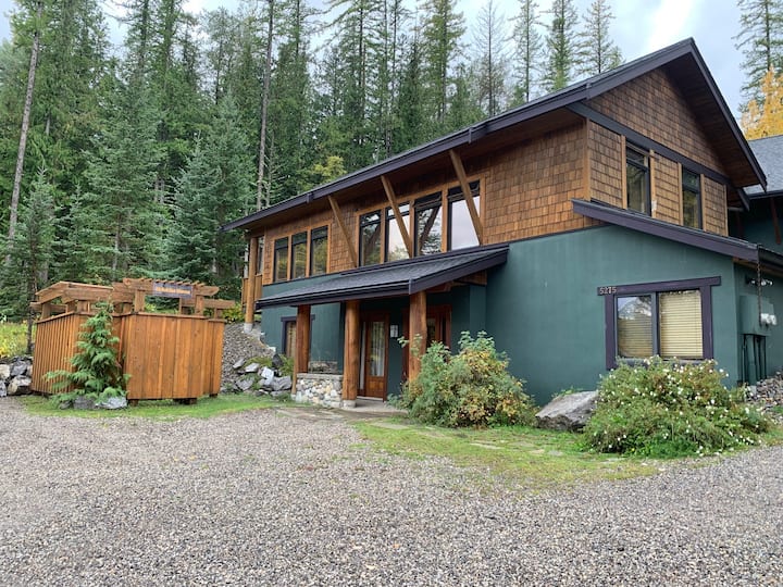 Holo Hike Haven. Located Right On The Ski Run. - Fernie