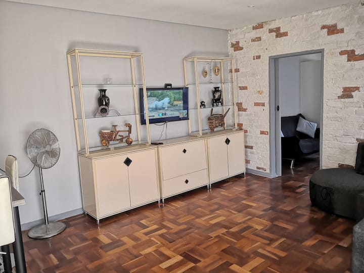 Lovely 1 Bedroom Unit With On Site Parking, Secure - Edenvale