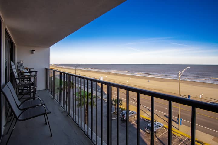 Beachfront King Suite - 2b / 2b High-rise Condo - Galveston, TX