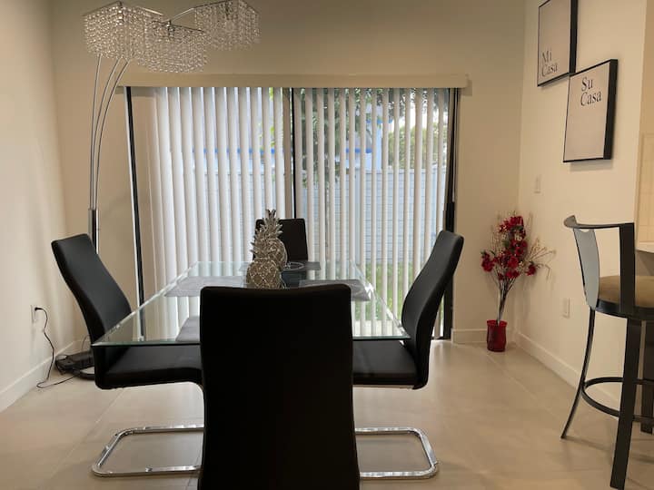 Lovely 3 Bedroom 2 1/2 Bathroom With Balcony!!! - Miami Lakes, FL