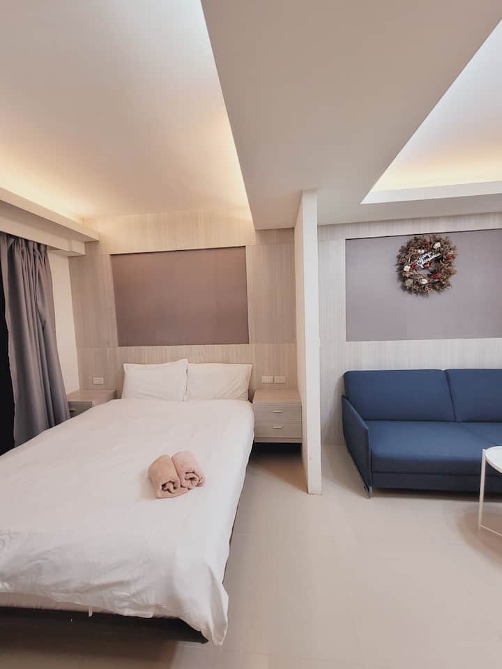 Ximen Mrt 8 Mins/ Elevator/1 Bdrm/big Balcony - Taiwan