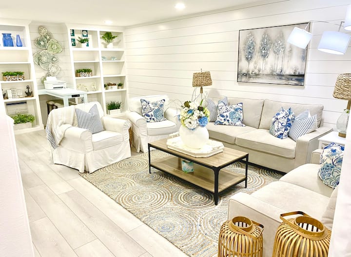 Newly Remodeled 3 Bedroom 2.5 Bath Townhouse! - San Diego, CA