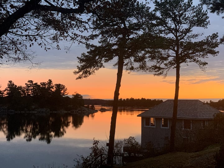 Beautiful Home On The St Lawrence River - Brockville