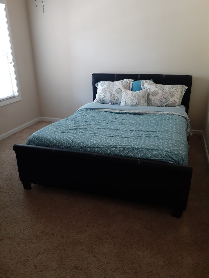 Lovebird Family Suite, 2 Bed Rooms, Private Bath - Duluth, GA