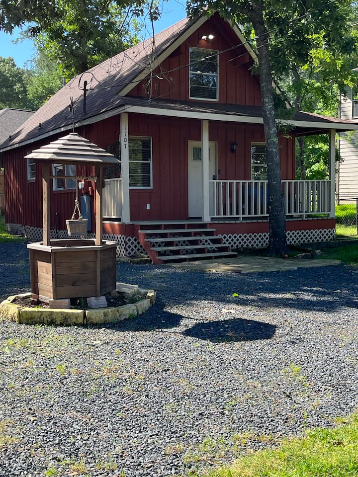 The Cedar Shack Near Lake Conroe - Conroe, TX