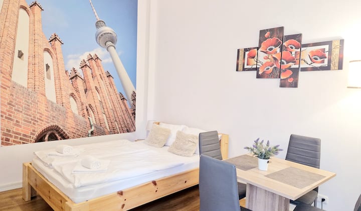 1. Gemütliche Zwei-zimmer Wohnung Mit Der Terrasse - Berlin