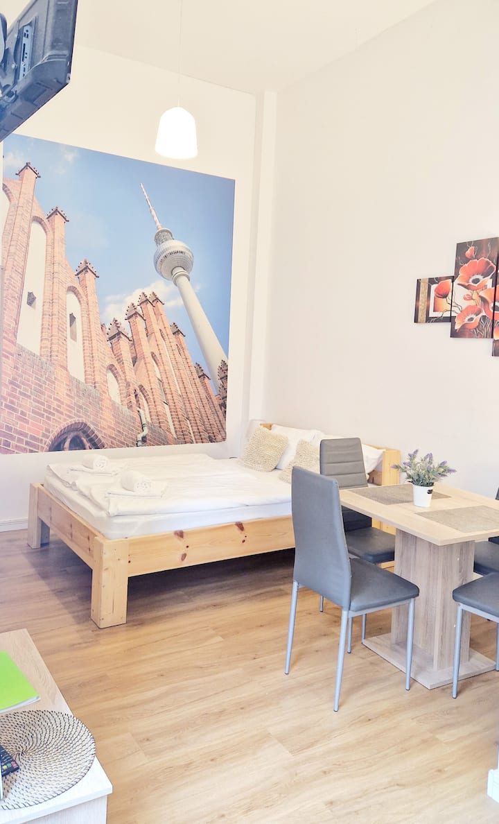 1. Gemütliche Zwei-zimmer Wohnung Mit Der Terrasse - Berlin