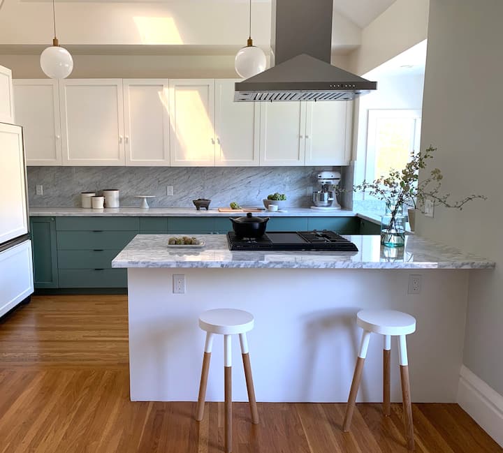 Spacious, Light-filled 3 Bedroom/ 1.5 Bath Flat - Berkeley, CA