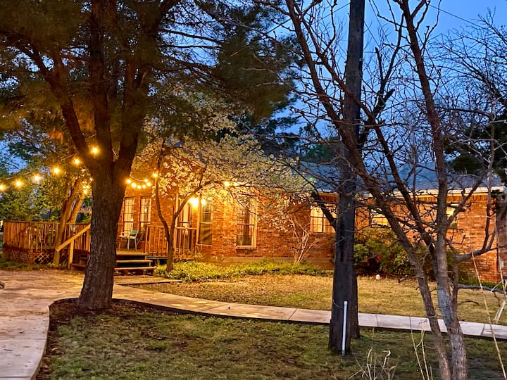 Daisy Place ... Roomy With  Amazing Outdoor Space - Wichita Falls, TX