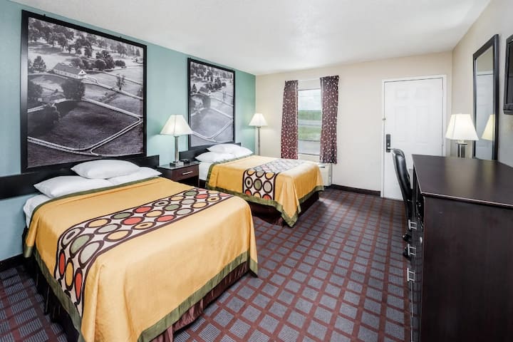 2 Double Beds Non Smoking - Paducah, KY