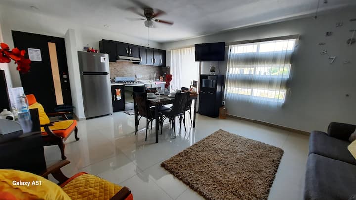 Dpto Independiente 100% Familiar En Planta Alta - 蒙特雷