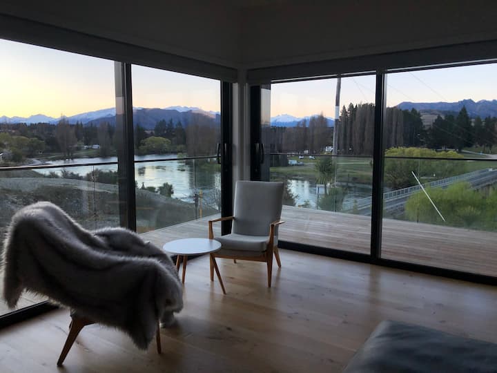 Riverside Home And Sleepout - Wanaka