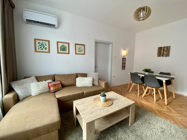 Lovely Apartment In The Heart Of Sofia - Sofia