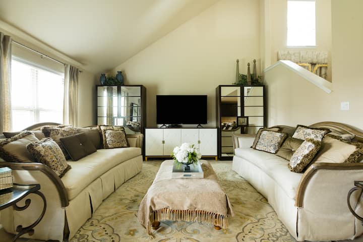 Spacious 4br Katy Home, Perfect For Group & Family - Katy, TX