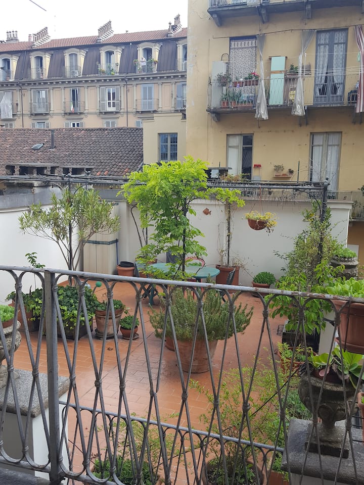Appartamento Con Terrazzo Nel Cuore Di Vanchiglia - Turín