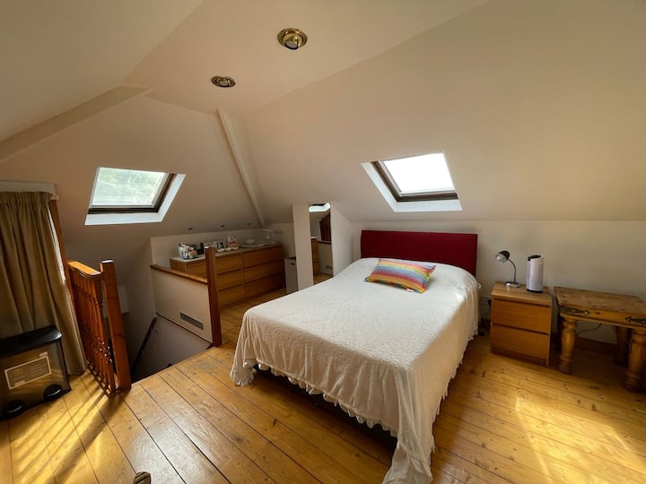Private Bedroom & Parking, Access To City Centre - Cardiff