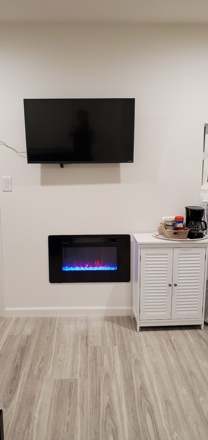 A Cozy Newly Updated Studio With Private Entry. - Milpitas, CA