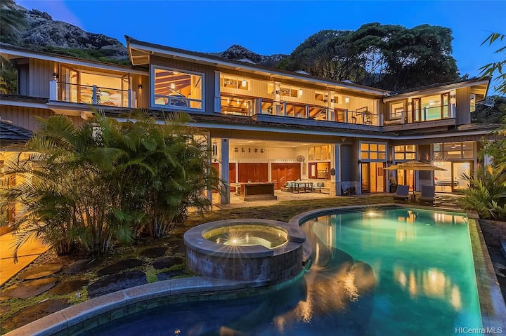Lanikai Villa Resort: Pool, Views & Walk To Beach! - Honolulu, HI