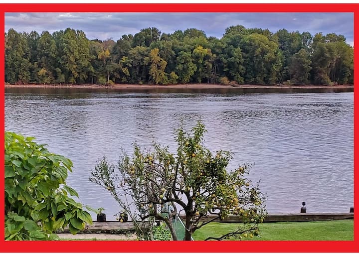 Waterfront Getaway W/ Deck - Bensalem, PA