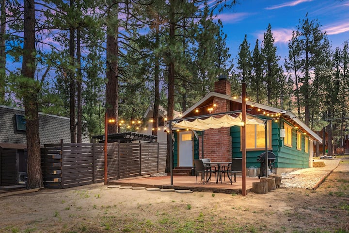 Romantic Big Bear Cabin, Fire Place, Games, Bbq - California