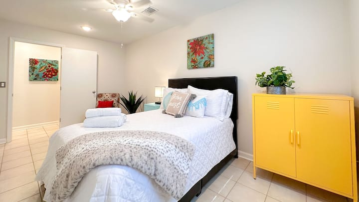 Spacious Fsu Campus Retreat With 3 Beds/tvs - Tallahassee, FL