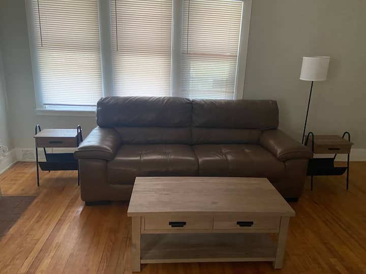 2 Bedroom 1 Bath Apartment Upper - Oak Park, MI