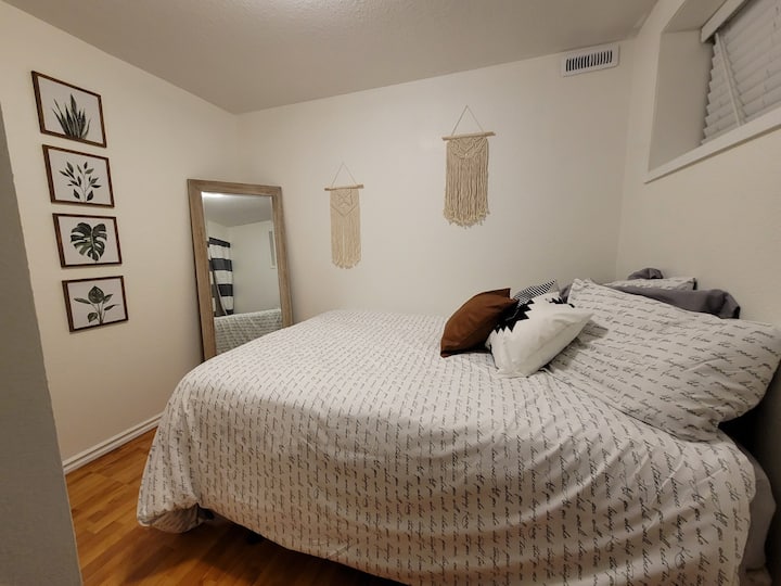 Cheerful 3bdrm Gem W/parking And Wifi 🌟 - Fort McMurray