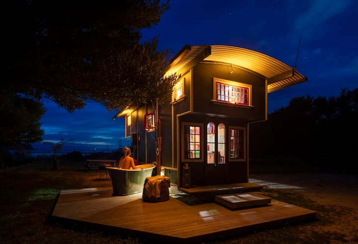 The Amazing House Truck! - South Island
