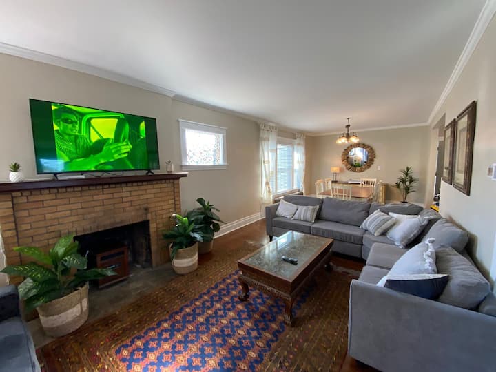 Beautifully Remodeled House 1.5 Miles From Falls. - Niagara Falls