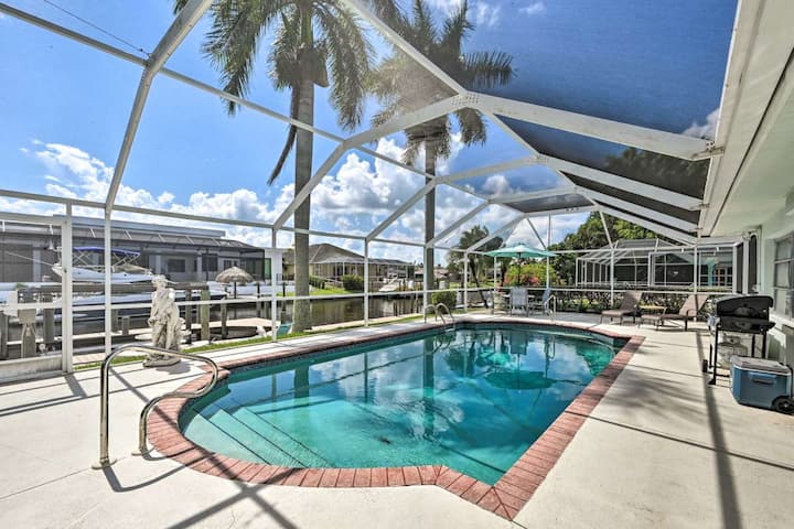 Beautiful Canal-front Home Heated Pool Large Lanai - Cape Coral, FL