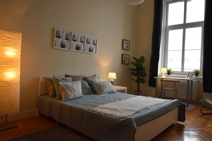 Beautiful Sunny 3 Bedroom 3 Bathroom Flat - Ungarn