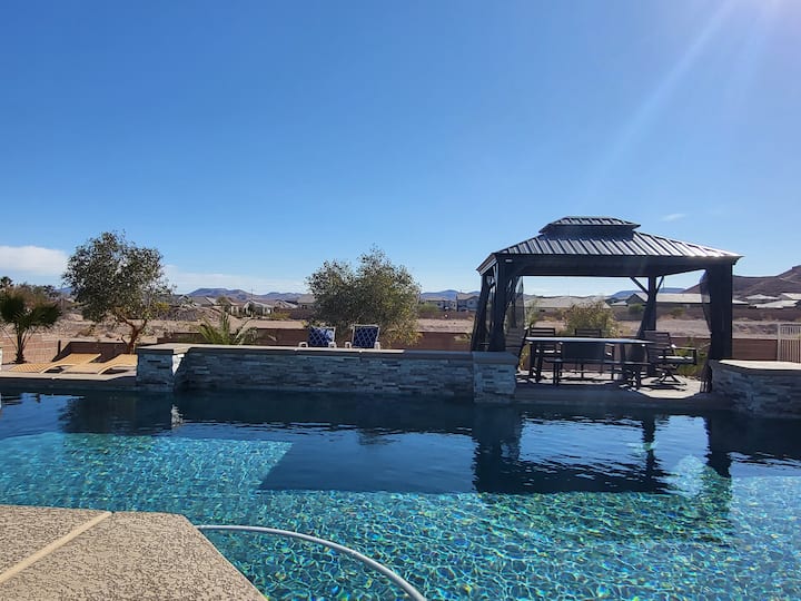 Luxury Villa & 2 Casita *Pool * View Close Strip - Las Vegas, NV