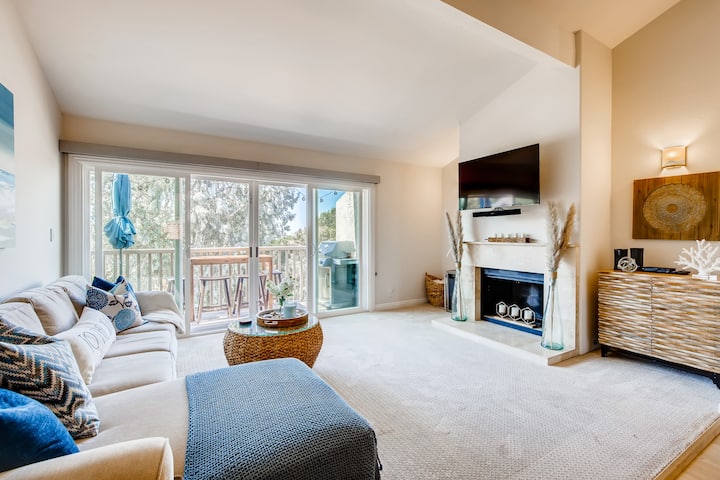 Gone Coastal- Stylish Carlsbad Condo W/ocean View! - Carlsbad, CA