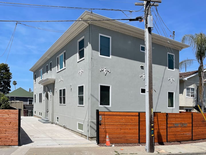Top Floor Temescal 3br / 2ba (5225) - Oakland, CA