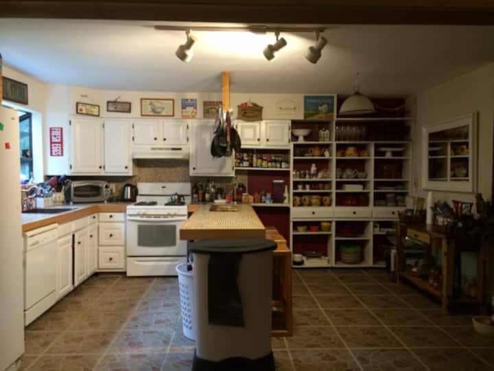 The Hummingbirds Message - Oneonta, NY