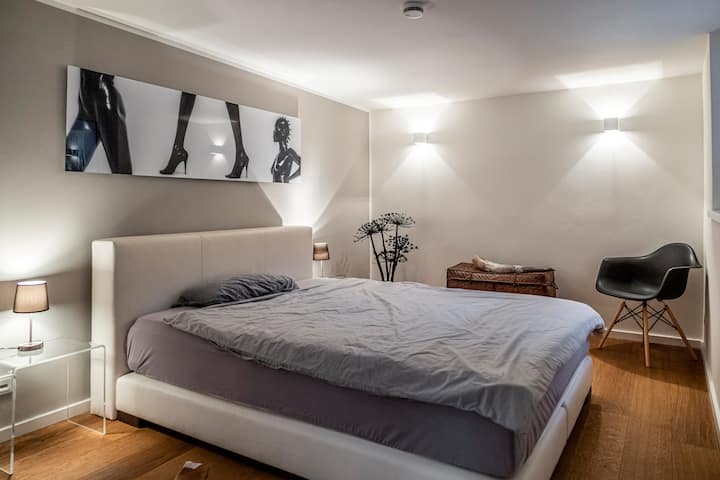 Gemütliche Souterrain Wohnung In Düsseldorf - Düsseldorf
