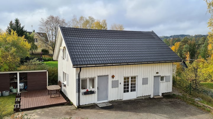 Trevligt 100 Kvm Gästhus Nära Sjö Och Centrum - Borås