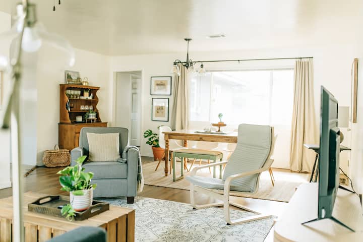 Myrtle Ave 2 Bedroom Near Dt Visalia - Visalia, CA