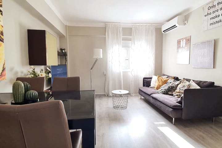 Precioso Apartamento/ Parking Gratuito/ 3 Habitaciones/vistas Al Mar/ Luminoso - Barcelona