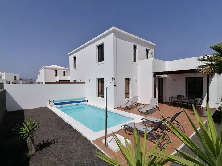 Villa Bolboreta With Private Pool - Playa Blanca, Las Palmas, Spain