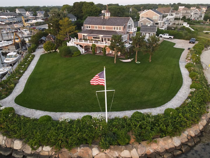 Legacy Property, Private Beach, Amazing Views - Barnstable, MA