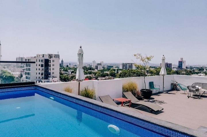Urban Loft Americana: Doble Altura, Pool, Rooftop - Guadalajara